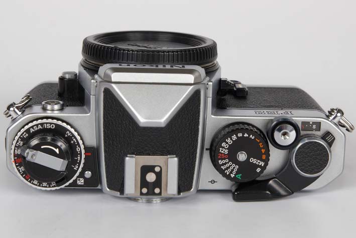 Фотоаппарат, Nikon FE-2 (тушка)